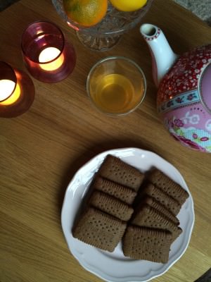 Gingerbread cookies - Must Be Yummie