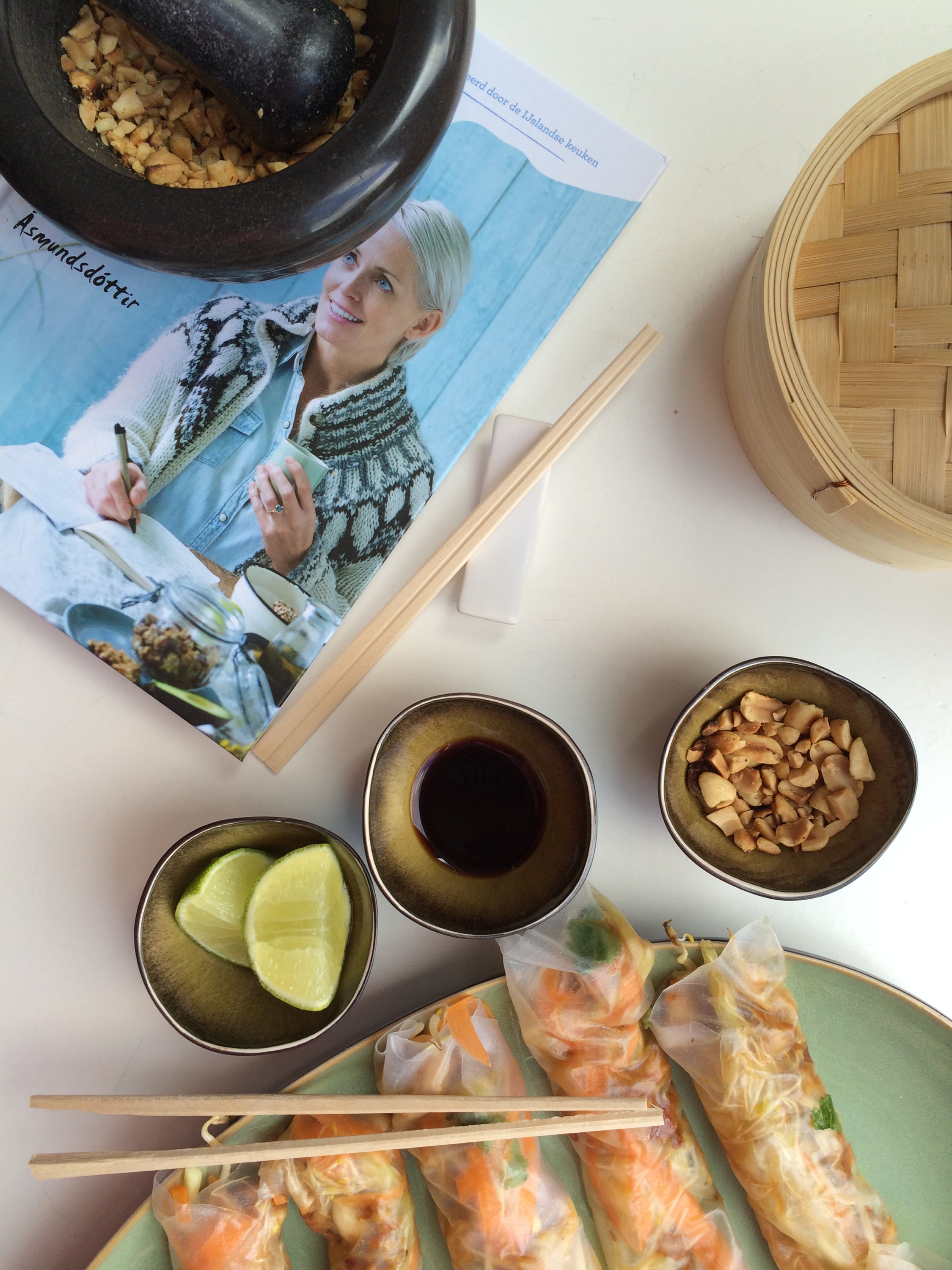 Easy Spring Rolls - a Dagny Ros recipe - Must Be Yummie