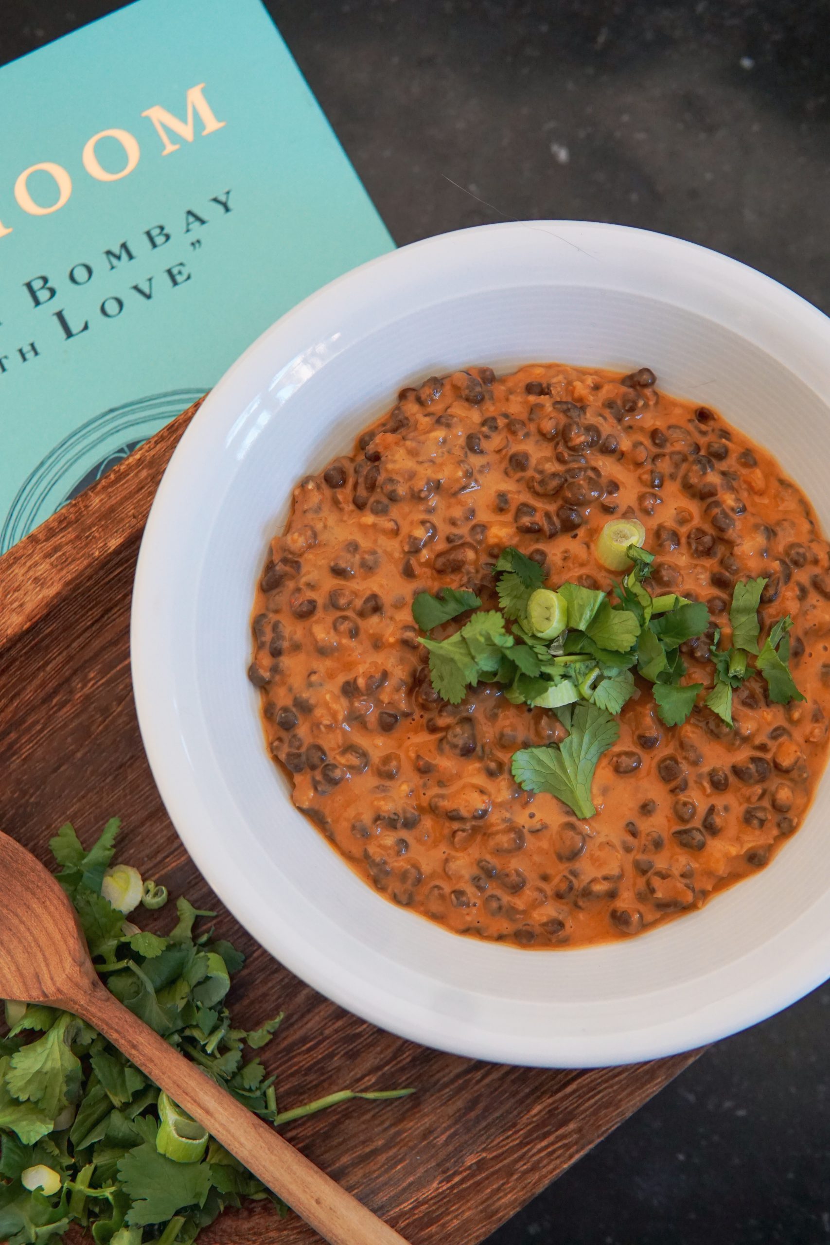 Dishoom's zwarte dahl - Must Be Yummie